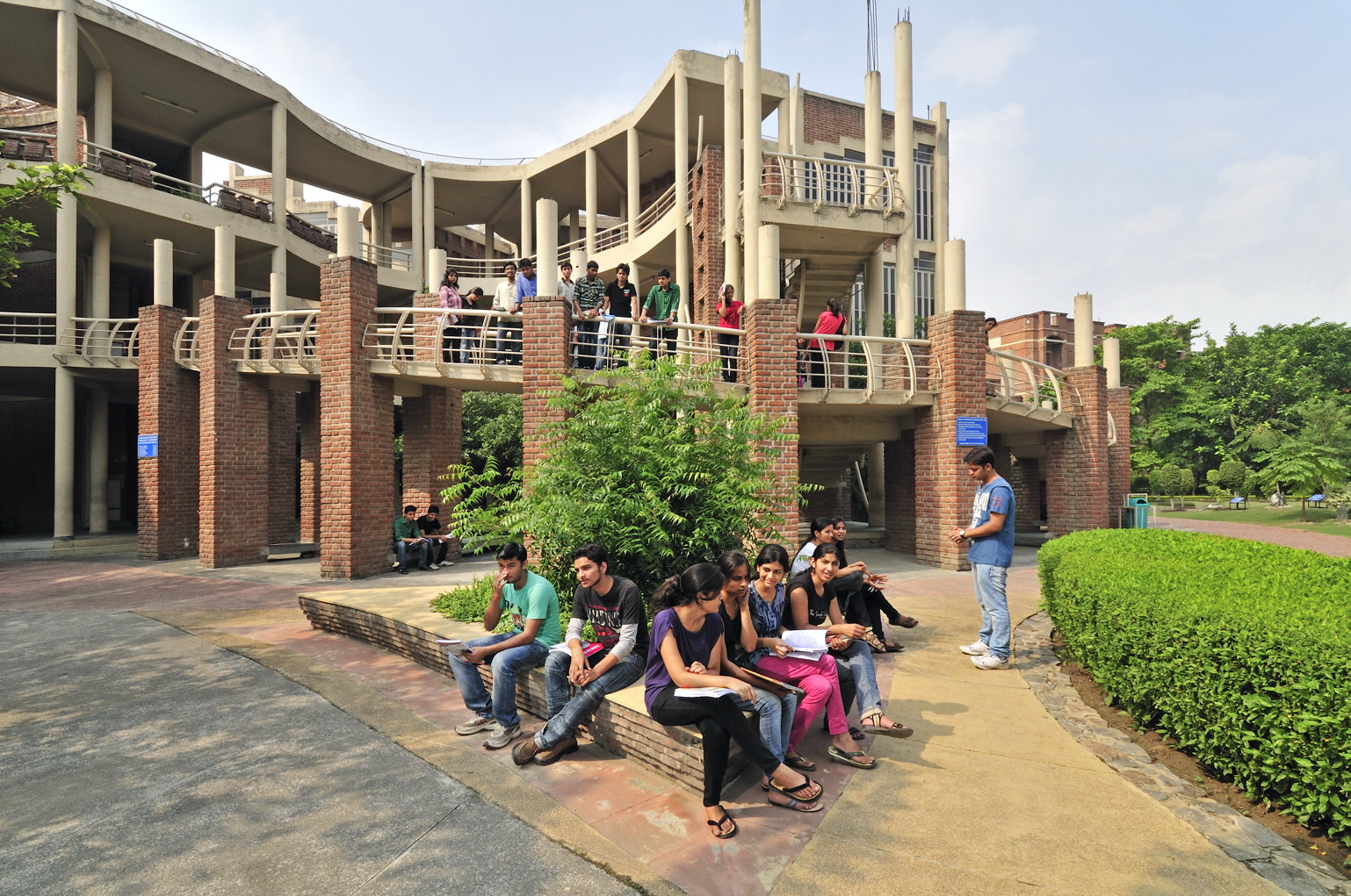 Ajay Kumar Garg Engineering College (AKGEC) - Drawthepath